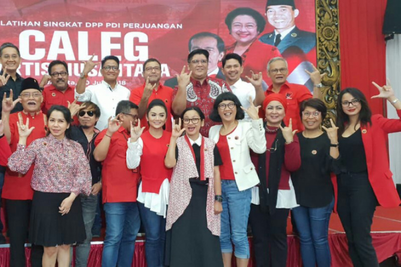 Lewat caleg artis, PDI Perjuangan ingin wujudkan cita-cita Bung Karno ...