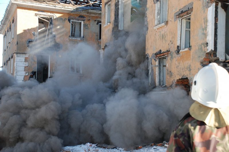 Sebanyak 10 orang tewas, 15 selamat pasca apartemen runtuh di Rusia ...