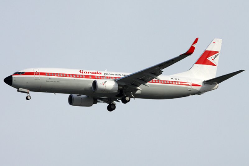 Garuda Indonesia Vintage Flight terbang perdana Jakarta-Surabaya ...