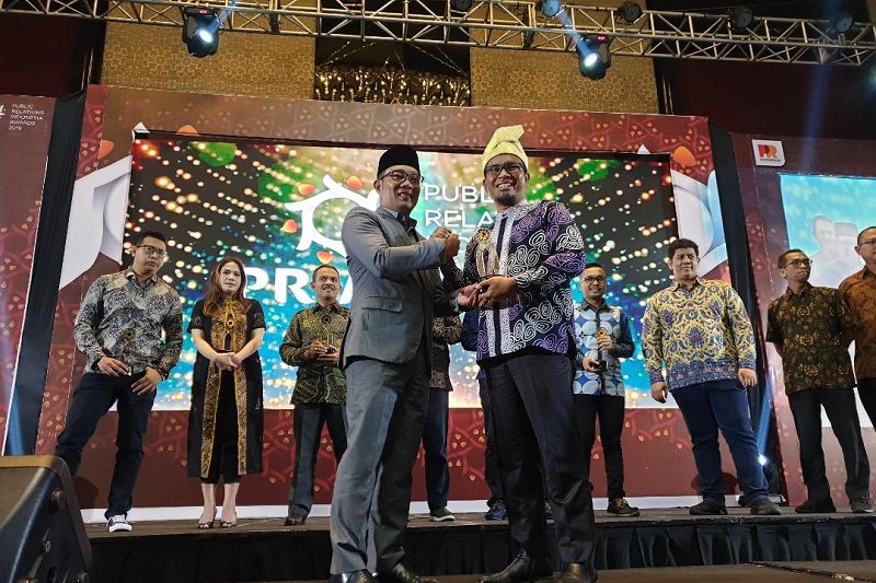 PT RAPP Borong 2 Penghargaan PR Indonesia Awards 2019 - ANTARA News Riau