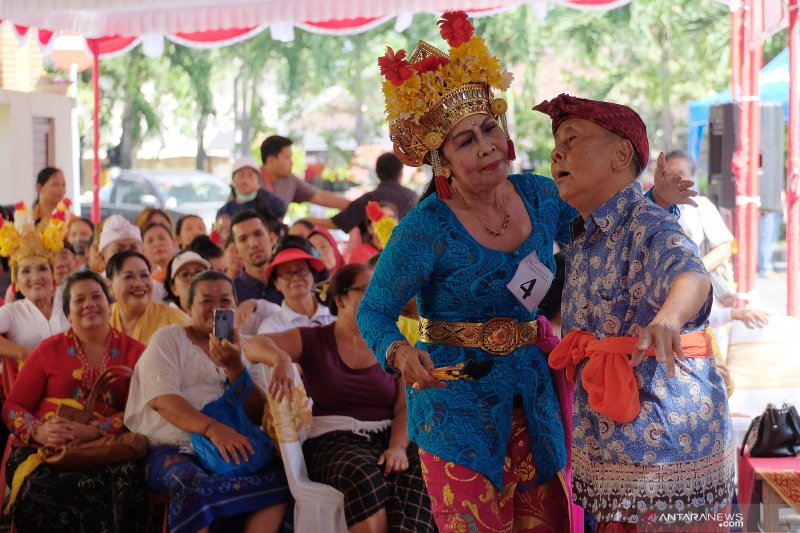 Tari joged bumbung lansia di Bali - ANTARA News