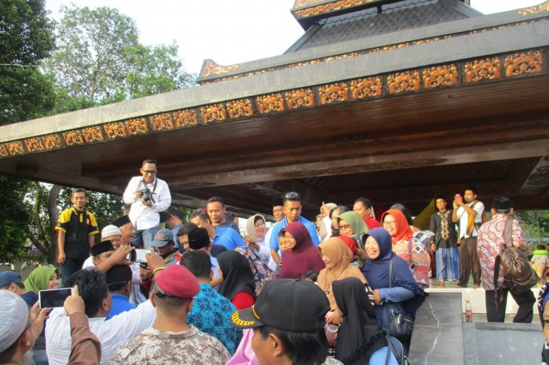 Peringatan haul Bung Karno, Pemkot Blitar gelar kenduri massal - ANTARA ... Peringatan haul Bung Karno, Pemkot Blitar gelar kenduri massal - ANTARA ...