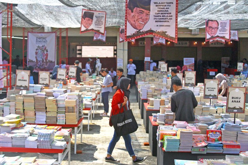 Jutaan buku dihadirkan dalam Festival Literasi Patjar Merah di Malang ...