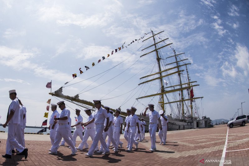 KRI Bima Suci sandar di Busan - ANTARA News