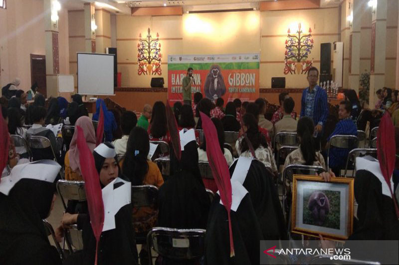 Disdik Kalteng-BNF lakukan edukasi pelestarian owa-owa kepada siswa ...