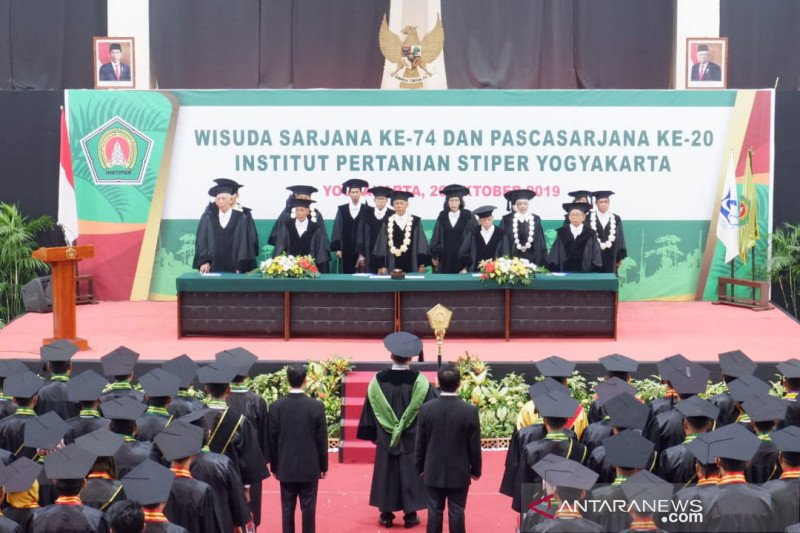 48 calon wisudawan Instiper Yogyakarta merupakan penerima beasiswa ikatan dinas - ANTARA News ...