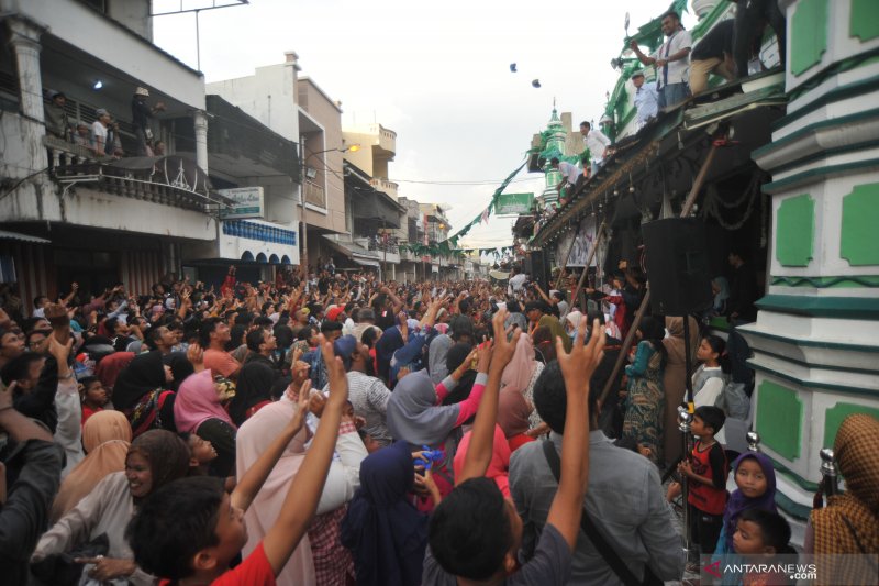 Tradisi Serak Gulo - ANTARA News