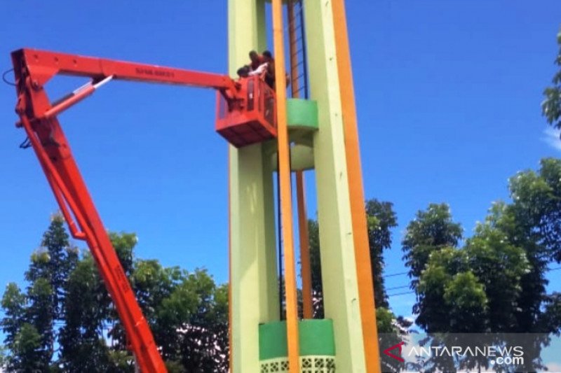 Diduga depresi, seorang siswi di Agam mencoba melompat dari menara ...