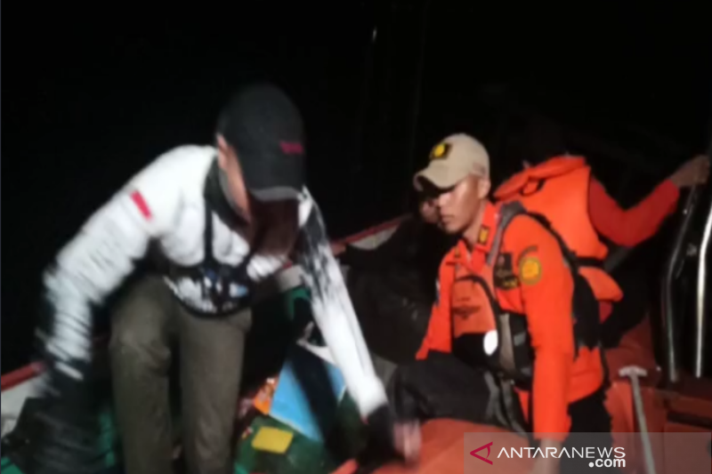 Tim SAR evakuasi tujuh nelayan mati mesin di perairan Kolaka - ANTARA News Sulawesi Tenggara
