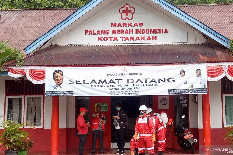 PMI Kota Tarakan lakukan penyemprotan di tempat ibadah - ANTARA News Kaltara