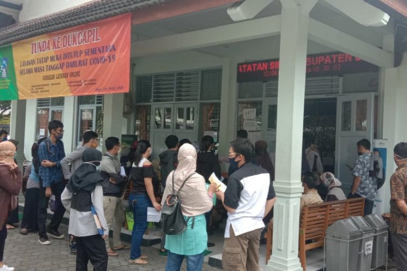 Disdukcapil Sleman kembali layani perekaman KTP elektronik - ANTARA ...