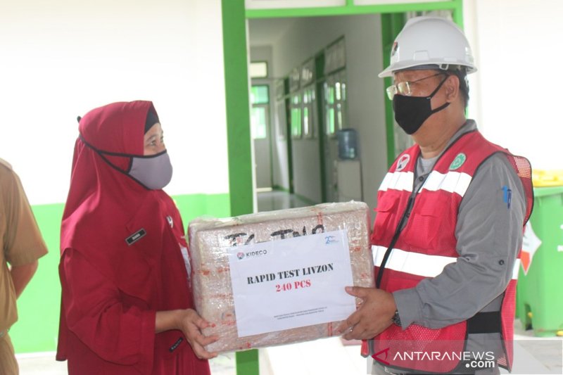 PT Kideco Serahkan Bantuan Alat Rapid Test dan APD RSUD Panglima Sebaya ...