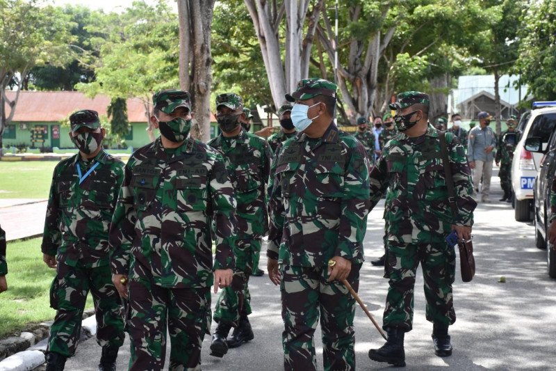 Pangdam XIII Merdeka kunjugan kerja di Yonif 711 Raksatama - ANTARA ...