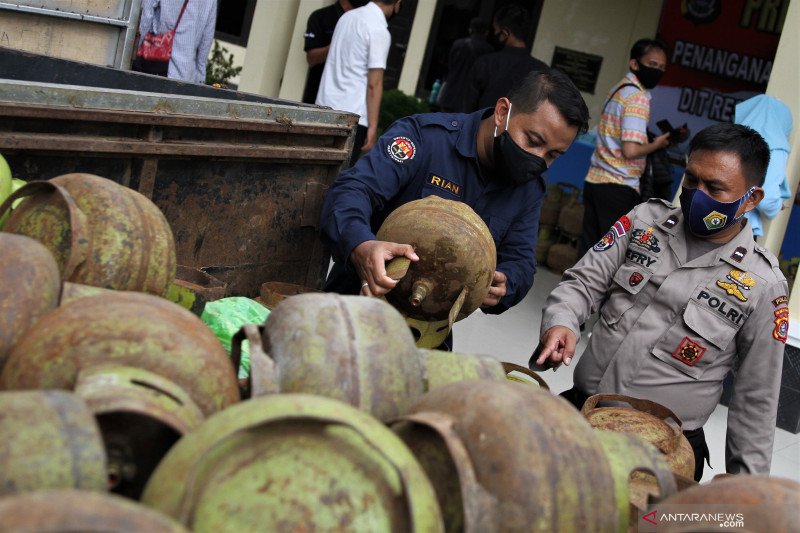 POLISI SITA 350 BUAH TABUNG ELPIJI 3 KILOGRAM - ANTARA News Sulawesi Tenggara