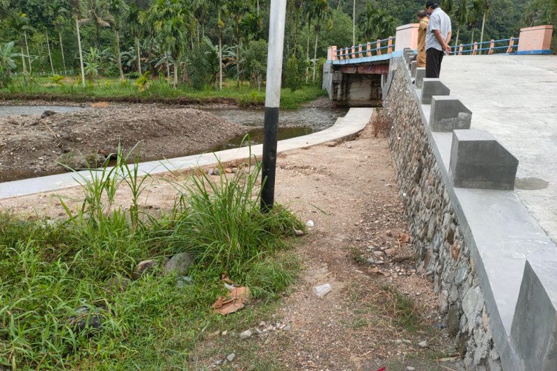 Pemkab Padang Pariaman selesaikan Oprit Jembatan Lubuak Landua - ANTARA Sumatera Barat