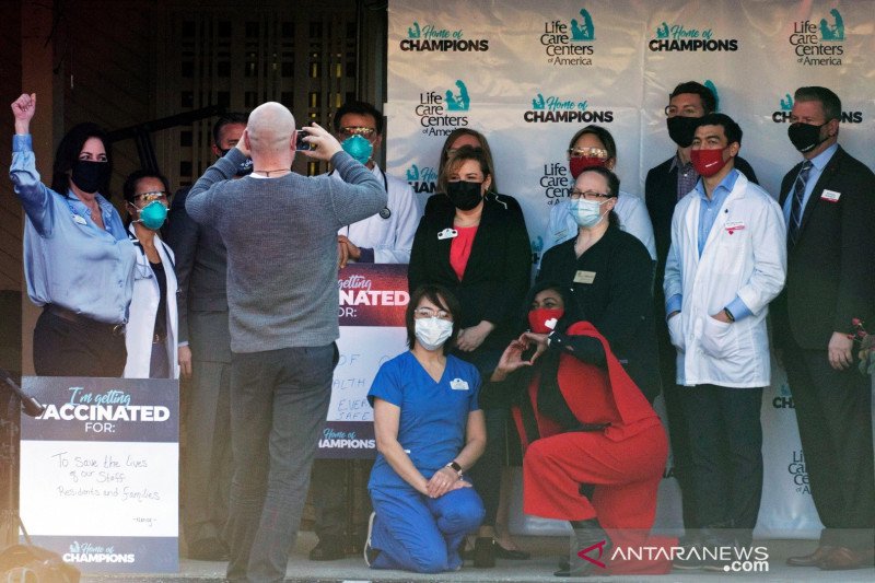 CDC: 9 juta warga AS telah divaksinasi COVID-19 - ANTARA News