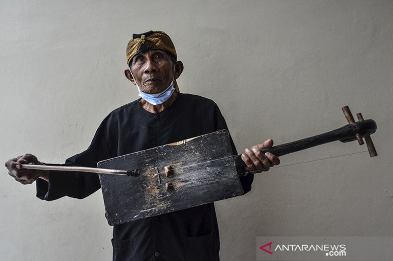 Alat musik Tarawangsa nyaris punah - ANTARA News Jawa Barat