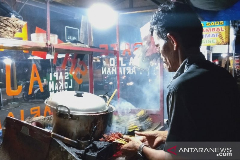"Sate Padang" khas Padang Pariaman kuliner legendaris disuka banyak ...