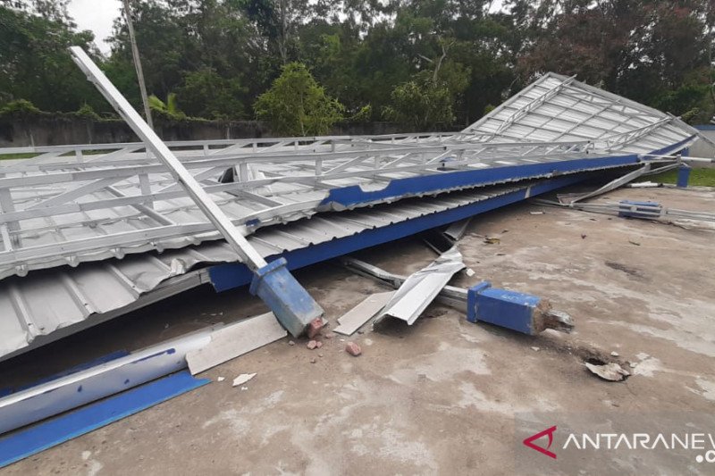 Polman Babel alami kerugian puluhan juta akibat puting beliung - ANTARA ...