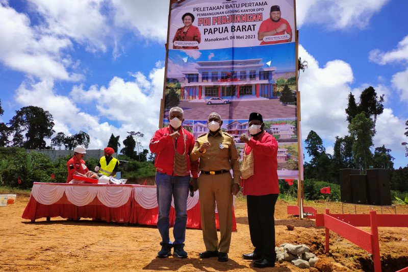 Gedung Sekretariat DPD PDI Perjuangan Papua Barat mulai dibangun ...