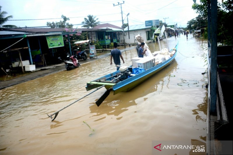 Banjir kiriman pedalaman tiba, beberapa kawasan Tanjung Selor terendam - ANTARA News Kaltara