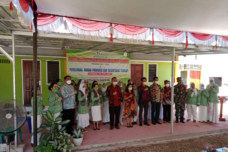 Sebastianus Darwis resmikan Rumah Produksi Bengkayang untuk pelaku UMKM ...