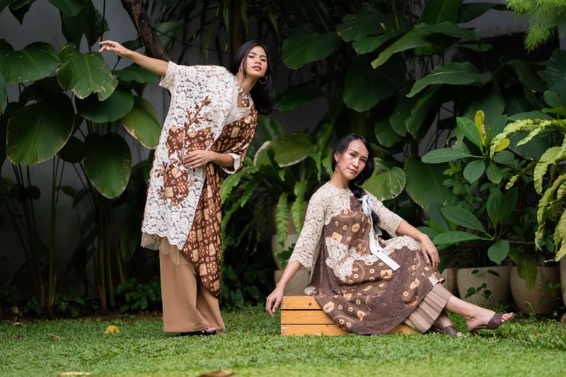 Bergaya sembari merawat lingkungan, melestarikan wastra Nusantara ...