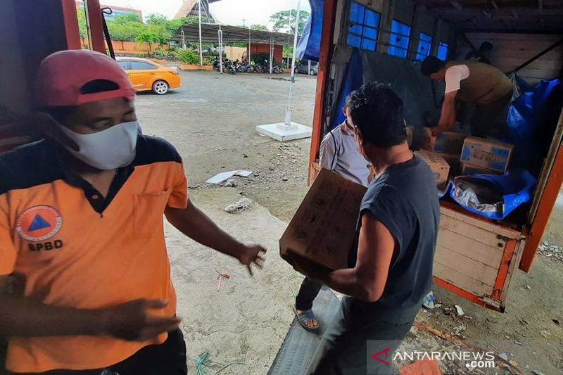 BPBD Sulsel salurkan bantuan Logistik korban banjir di Wajo dan Bone - ANTARA News