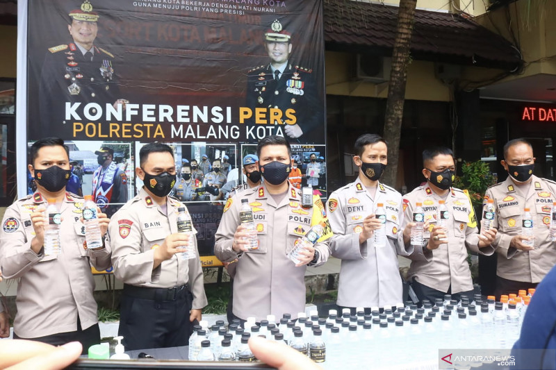 Polresta Malang Kota gagalkan peredaran ribuan botol miras ilegal - ANTARA News