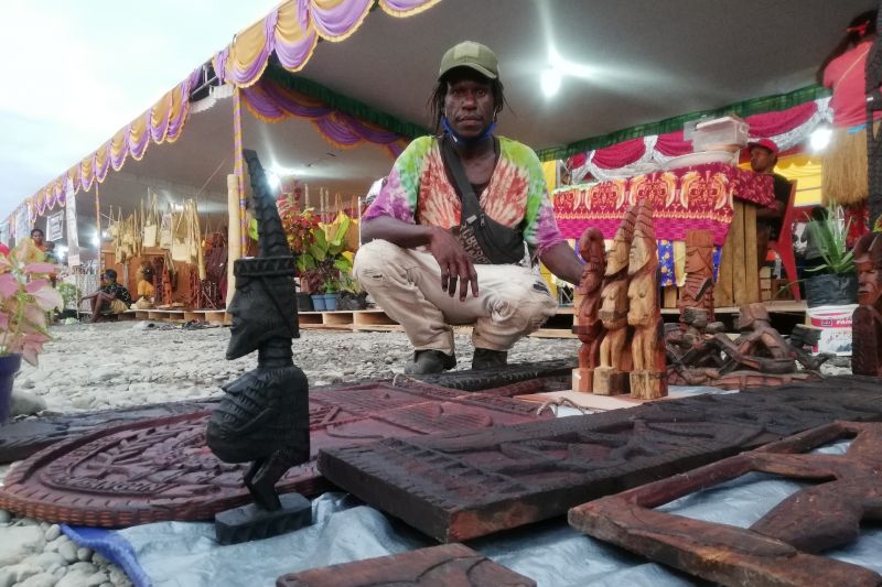 Ukiran Kamoro, seni rupa khas pesisir Mimika - ANTARA News