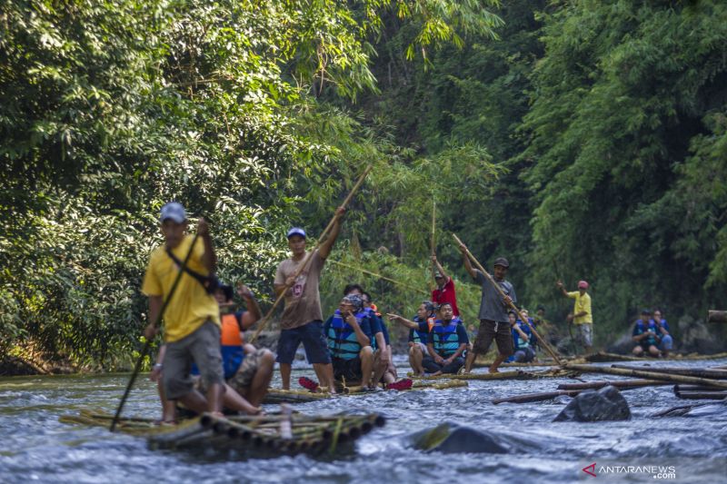 Wisata arung jeram dengan rakit bambu di Kalimantan Selatan - ANTARA News
