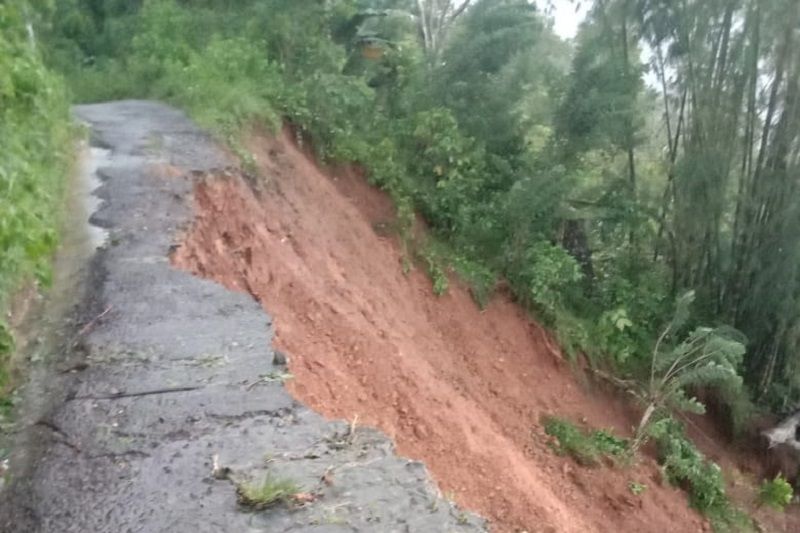 BPBD Mabar imbau warga waspadai dampak hujan deras - ANTARA News Kupang, Nusa Tenggara Timur ...