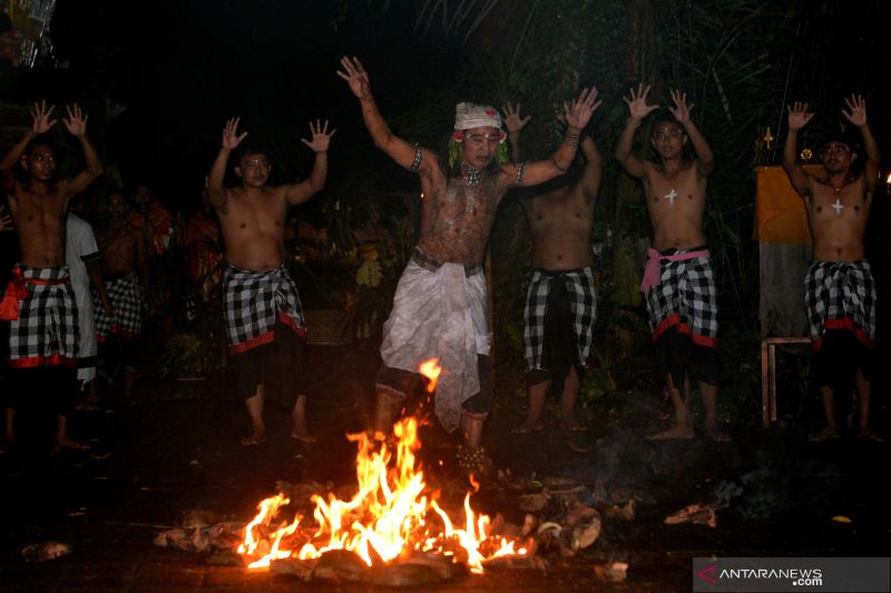 Pementasan Three Bali Spirit - ANTARA News