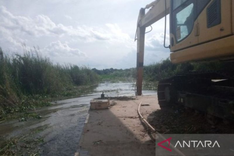 HSS normalisasi Sungai Amandit Lama cegah banjir - ANTARA News
