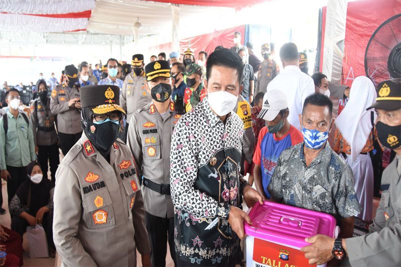 Peserta vaksinasi massal di Tiara Batara capai 722 orang - ANTARA News ...