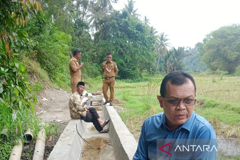Pemkab Padang Pariaman perbaiki 21 unit irigasi tersier sepanjang 2021 - ANTARA Sumbar