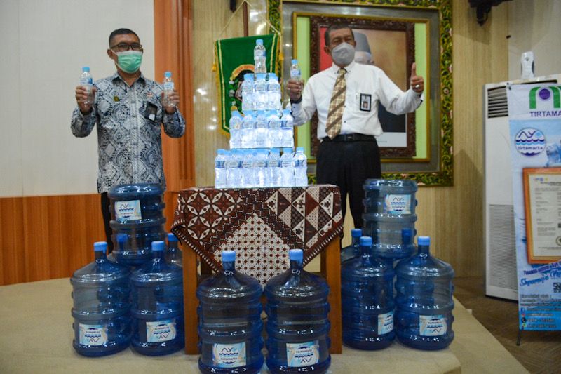 PDAM Yogyakarta resmi meluncurkan air minum kemasan Ayo Tirtamarta ...