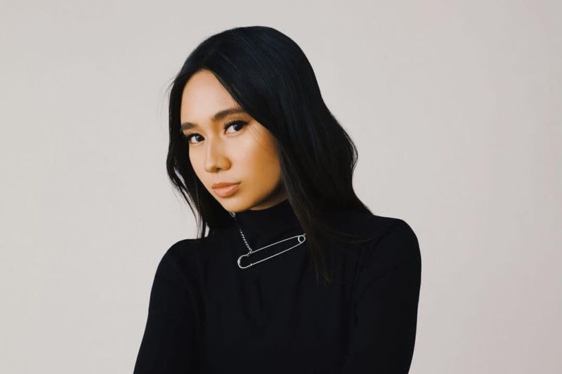 Lirik lagu "Backburner" oleh NIKI - ANTARA News