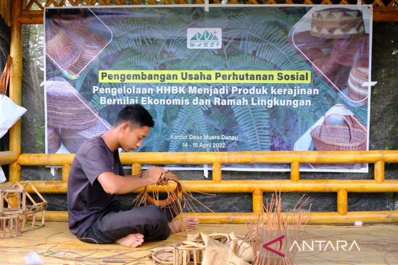 Kerajinan resam Jambi langkah atasi ketergantungan pada sawit - ANTARA News