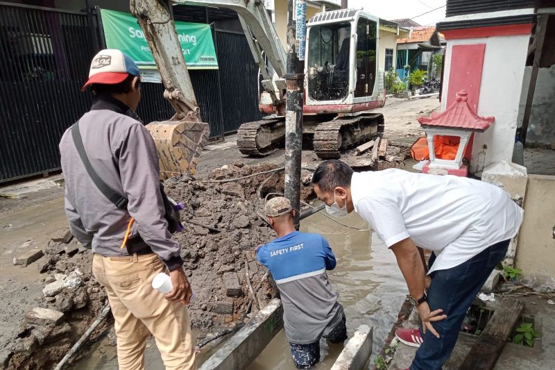 Pipa PDAM Surabaya sering bocor saat pembangunan "box culvert" - ANTARA ...
