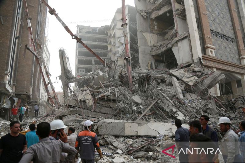 Polisi Iran bubarkan massa pemrotes insiden gedung runtuh - ANTARA News