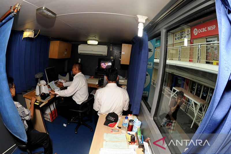 Gerai SIM Keliling buka di lima lokasi - ANTARA News Gerai SIM Keliling buka di lima lokasi - ANTARA News