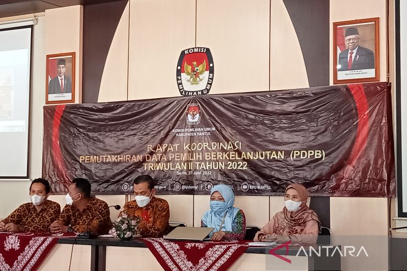 KPU Bantul menemukan 985 data pemilih tak penuhi syarat hingga Mei 2022 - ANTARA News Yogyakarta ...