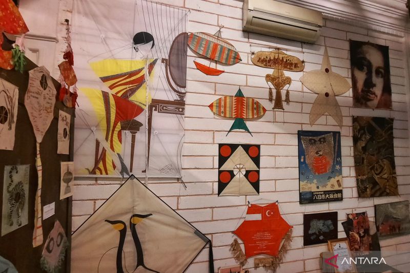 Ayo lihat keunikan layangan dari negara lain di Museum Layang-Layang ...