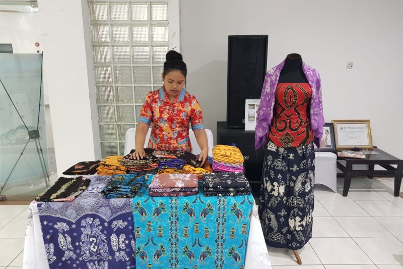 Membangkitkan kembali usaha Batik Tubo Ternate - ANTARA News Ambon, Maluku