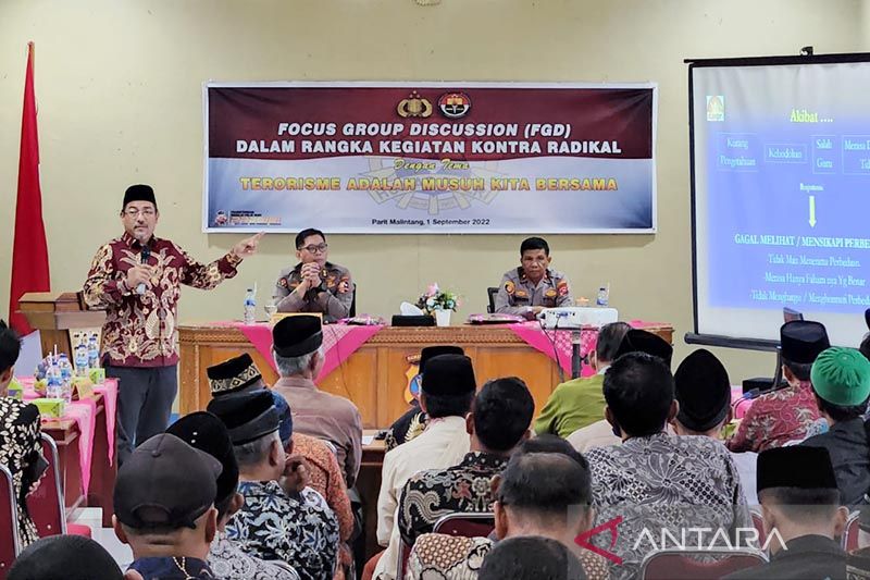 Polisi edukasi masyarakat cegah paham radikal di Padang Pariaman - ANTARA News