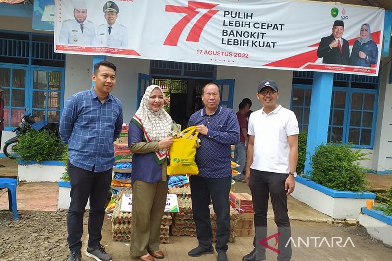 BPJS Ketenagakerjaan Bengkulu salurkan bantuan ke korban banjir - ANTARA News Bengkulu