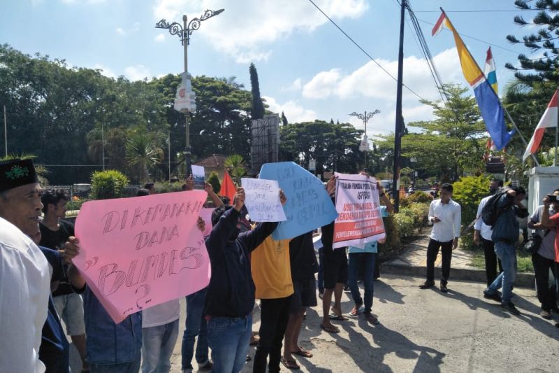 Kasus dugaan Korupsi Desa Gemel Lombok Tengah naik ke penyidikan ...