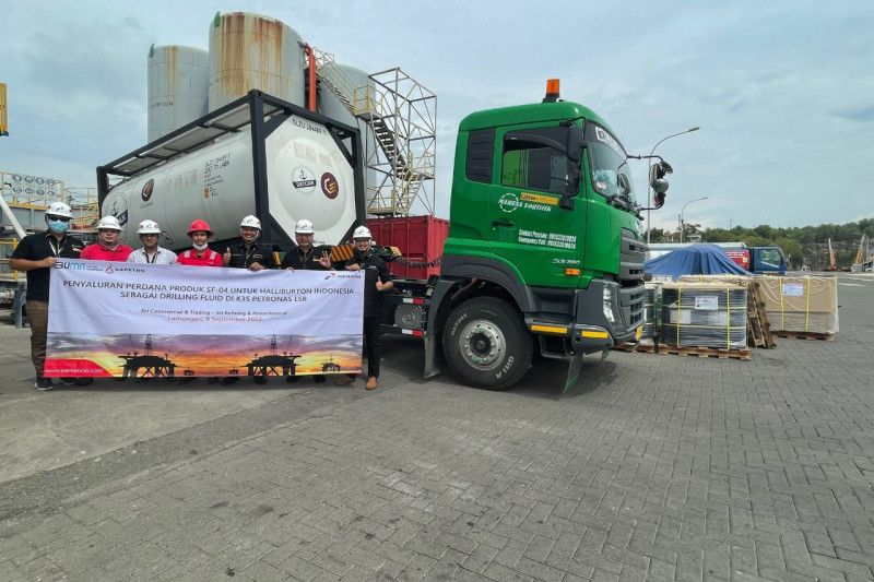 Pertamina Patra Niaga salurkan produk smooth fluid perdana ke Halliburton Indonesia - Petronas ...