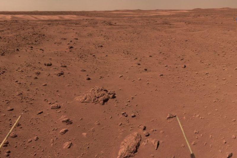 Radar penjelajah ungkap subpermukaan Mars yang kering dan berlapis ...
